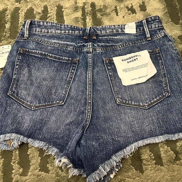 Good American | Shorts | Nwt Good American Bombshell Shorts | Poshmark